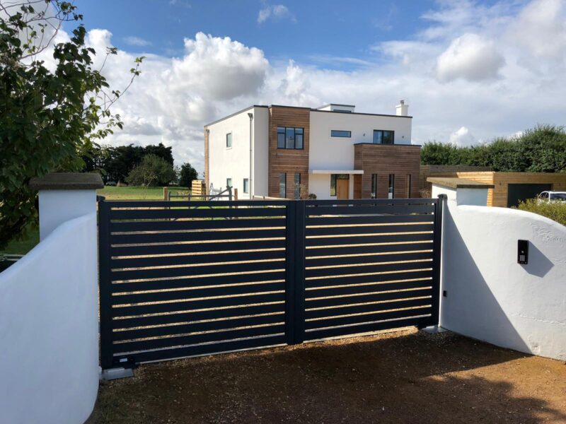 Aluminium Gates: Modern Driveway Gates & Fencing - Horizal
